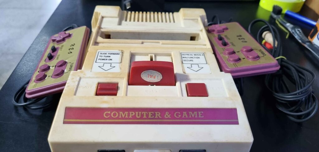 Consola Family Game Computer & Game de los 90s 8 Bits – Museum Games